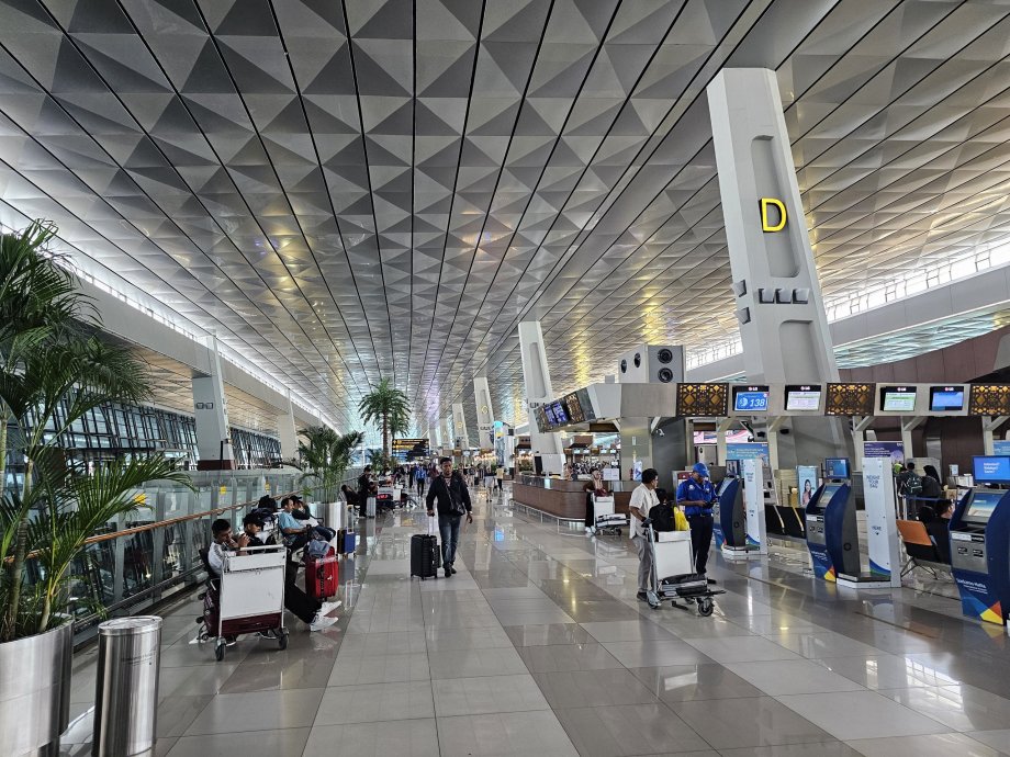 Koneksi dan terminal di Bandara Jakarta Soekarno Hatta (CGK)