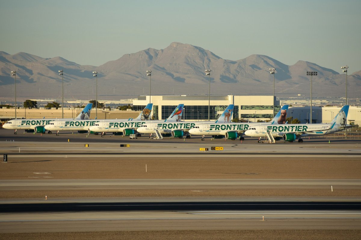 Frontier Airlines layanan dalam pesawat: makanan, wifi, IFE